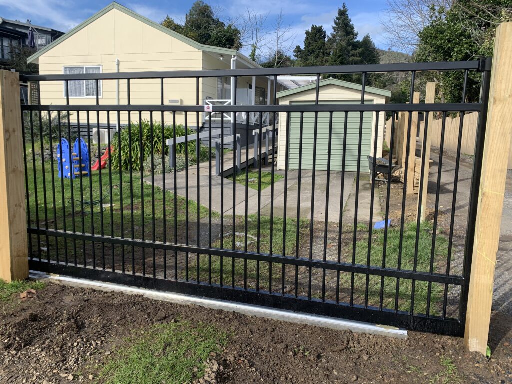 Rudy Style (Flat Top ) Sliding Gate 1 – iProtech